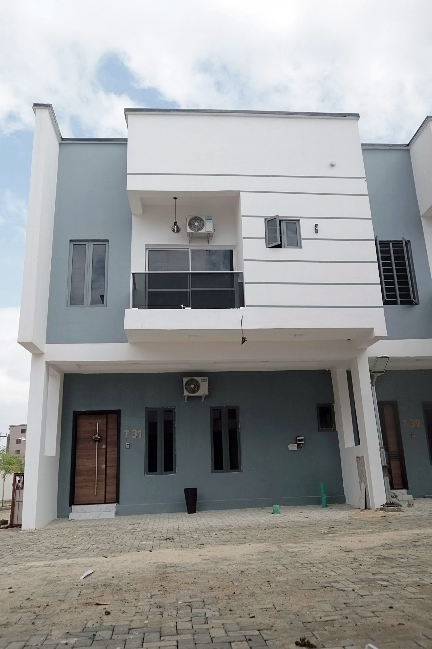 4 BEDROOM TERRACE DUPLEX AT GREENBAY HOMES – VanDaniels Properties