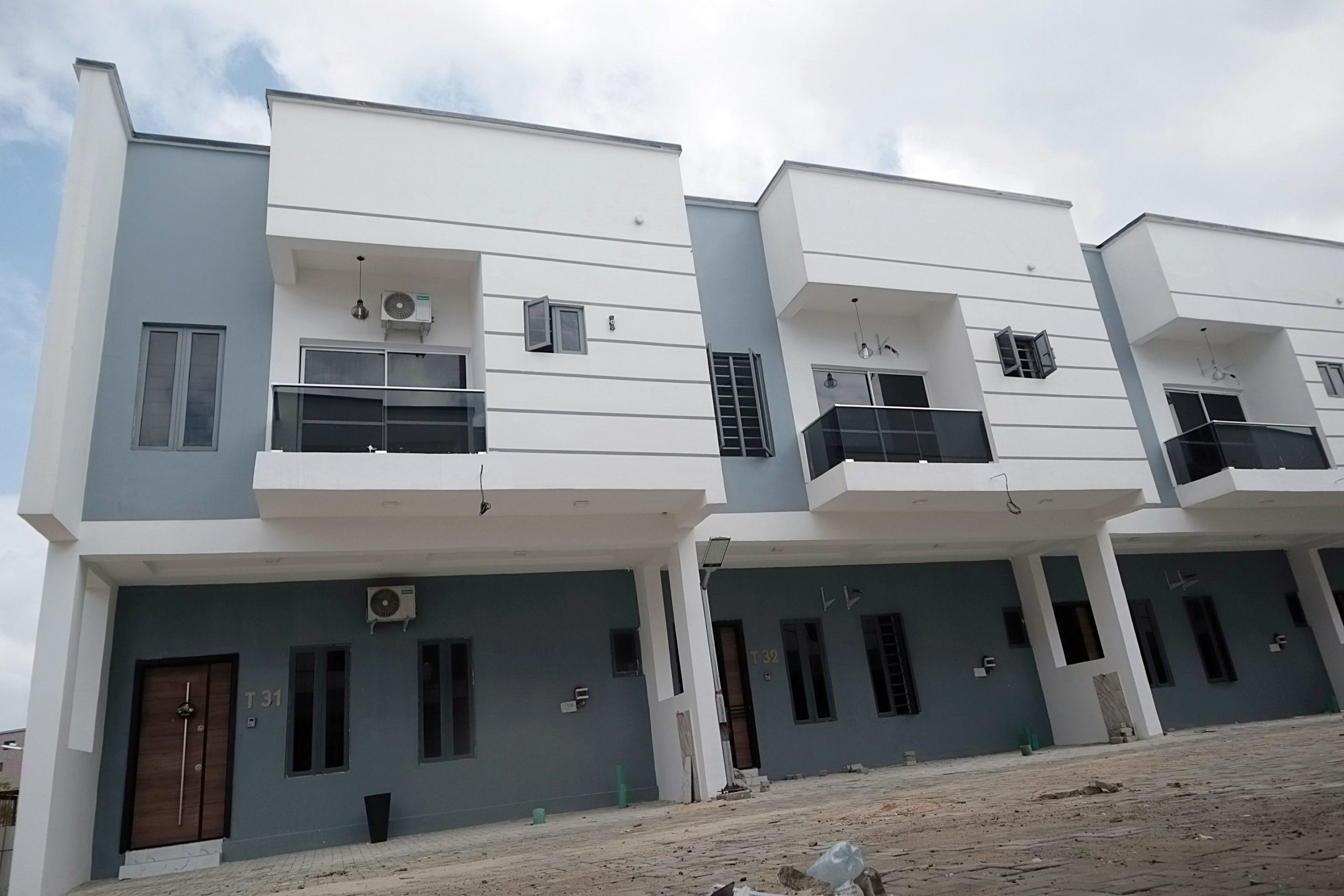 4 BEDROOM TERRACE DUPLEX AT GREENBAY HOMES – VanDaniels Properties